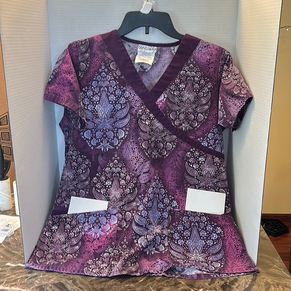 UA Scrubs | Tops | Scrub Top | Poshmark